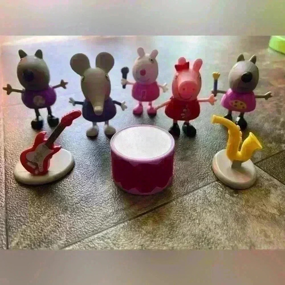 Toys | Peppa Pig Friends Artmusic Play Set Everything Pictured Comes ...